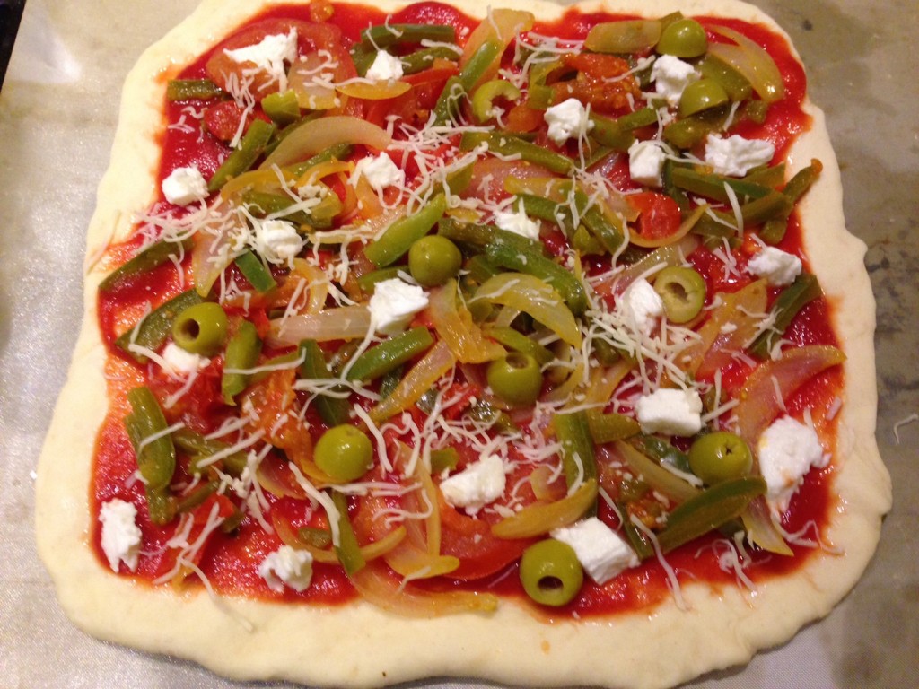 Pâte à pizza épaisse et moelleuse - Les recettes de Delphine